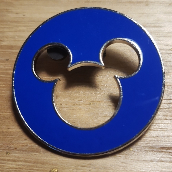 Disney | Jewelry | 625 Mickey Mouse Head Icon Punch Out Disney Pin ...